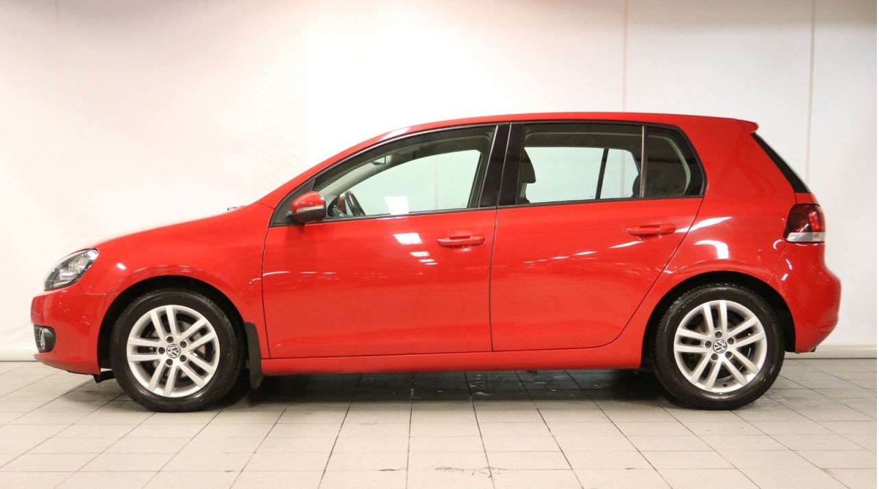 Auto occasion Volkswagen Volkswagen Golf 1,6 TDI Volkswagen Golf Rouge ...